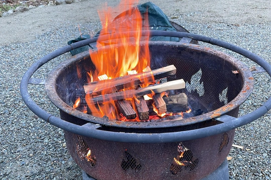 Smoke & manuka: Our fire pit feasts – Rimu & Rain